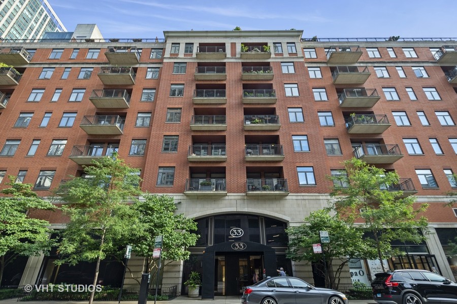 33 W Huron St, #309, Chicago, IL, 60654 | Virtual Tour