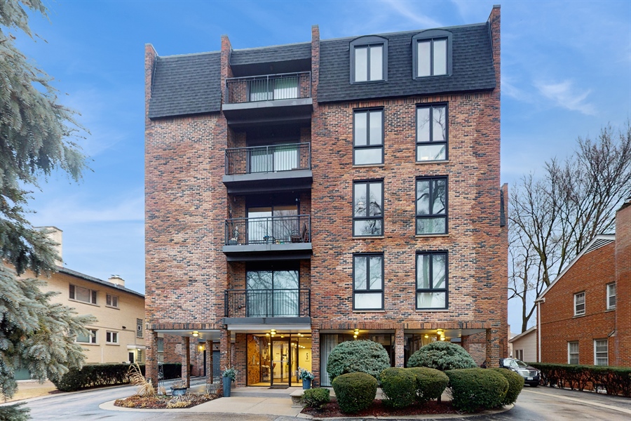 1421 Bonnie Brae Pl, 4E, River Forest, IL, 60305 | Virtual Tour